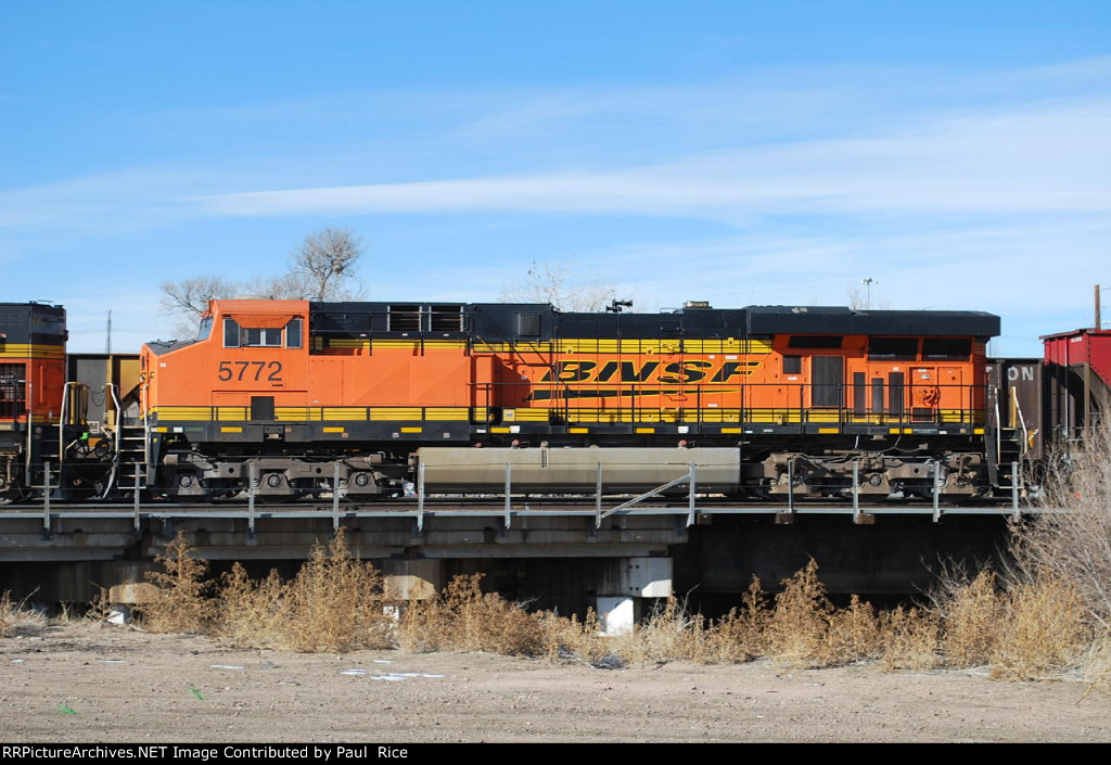 BNSF 5772